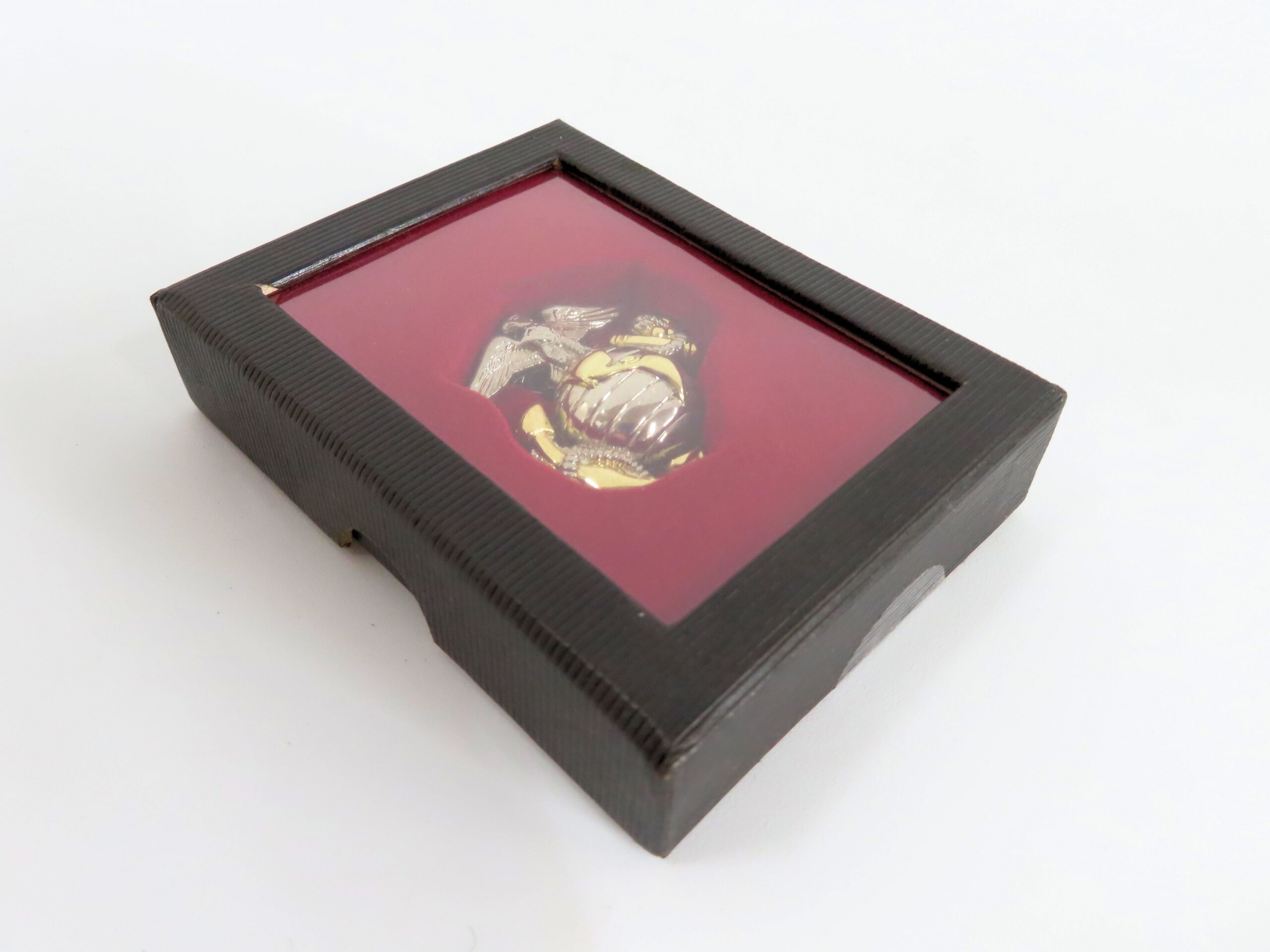 Collector’s badge: USMC Cap Badge, 2-tone - Re-enactment Shop