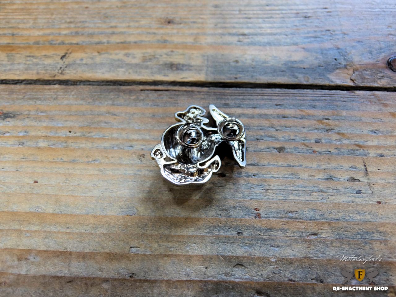 Collector’s badge: USMC Cap Badge, 2-tone - Re-enactment Shop